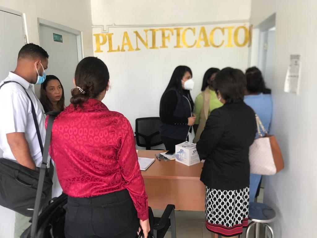 Gestora de adolescentes visita centros de salud de Cotuí - Servicio ...